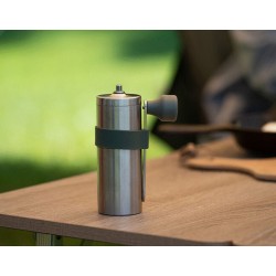 Hario Outdoor - Molinillo V60 Metálico – MORNOON COFFEE